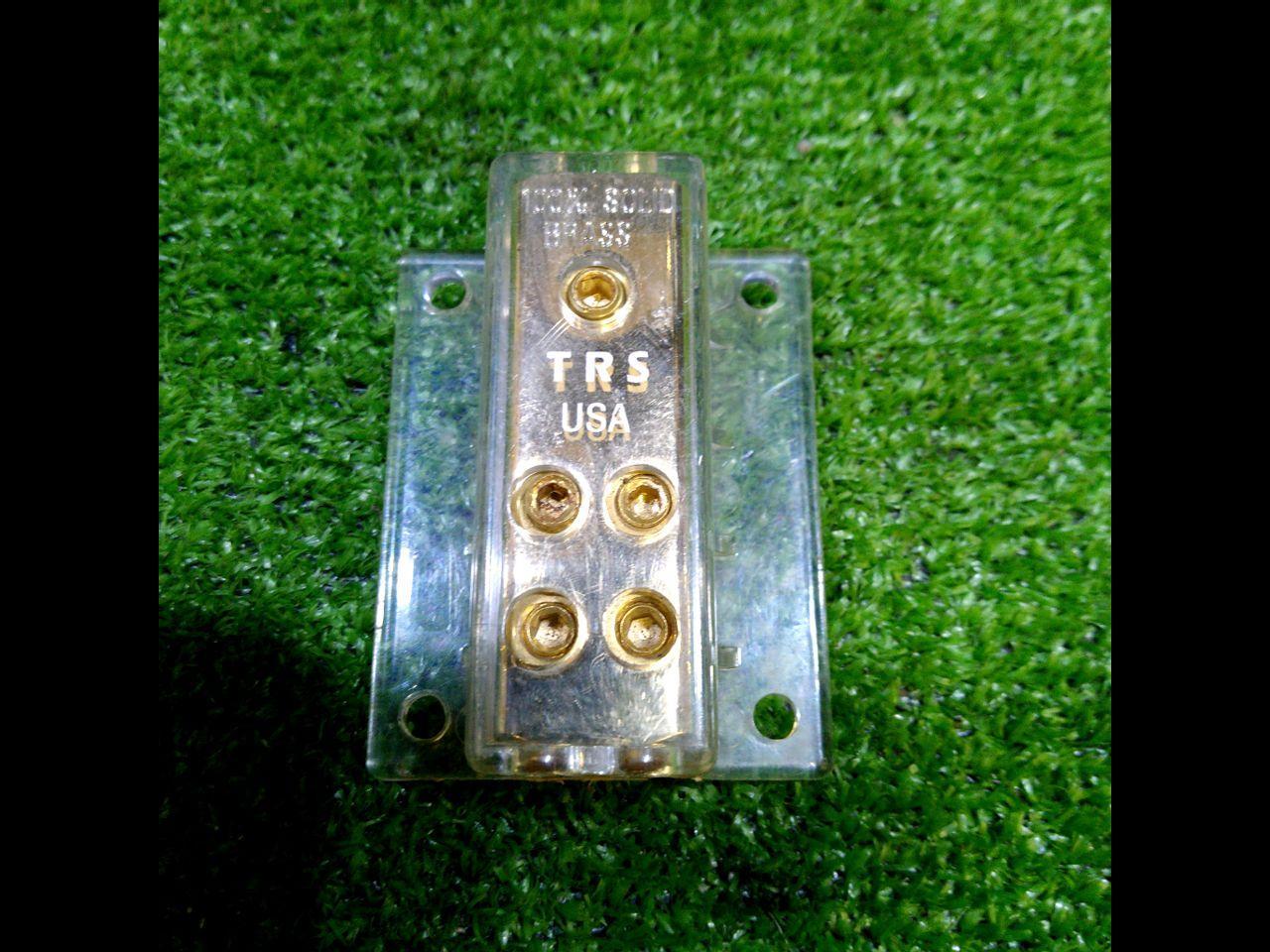 TRS USA ターミナル 1 in 4 out | カー用品 カーAVアクセサリー オーディオカプラー・ケーブル類を通販で購入する | 中古カー＆バイク用品の販売ならアップガレージ