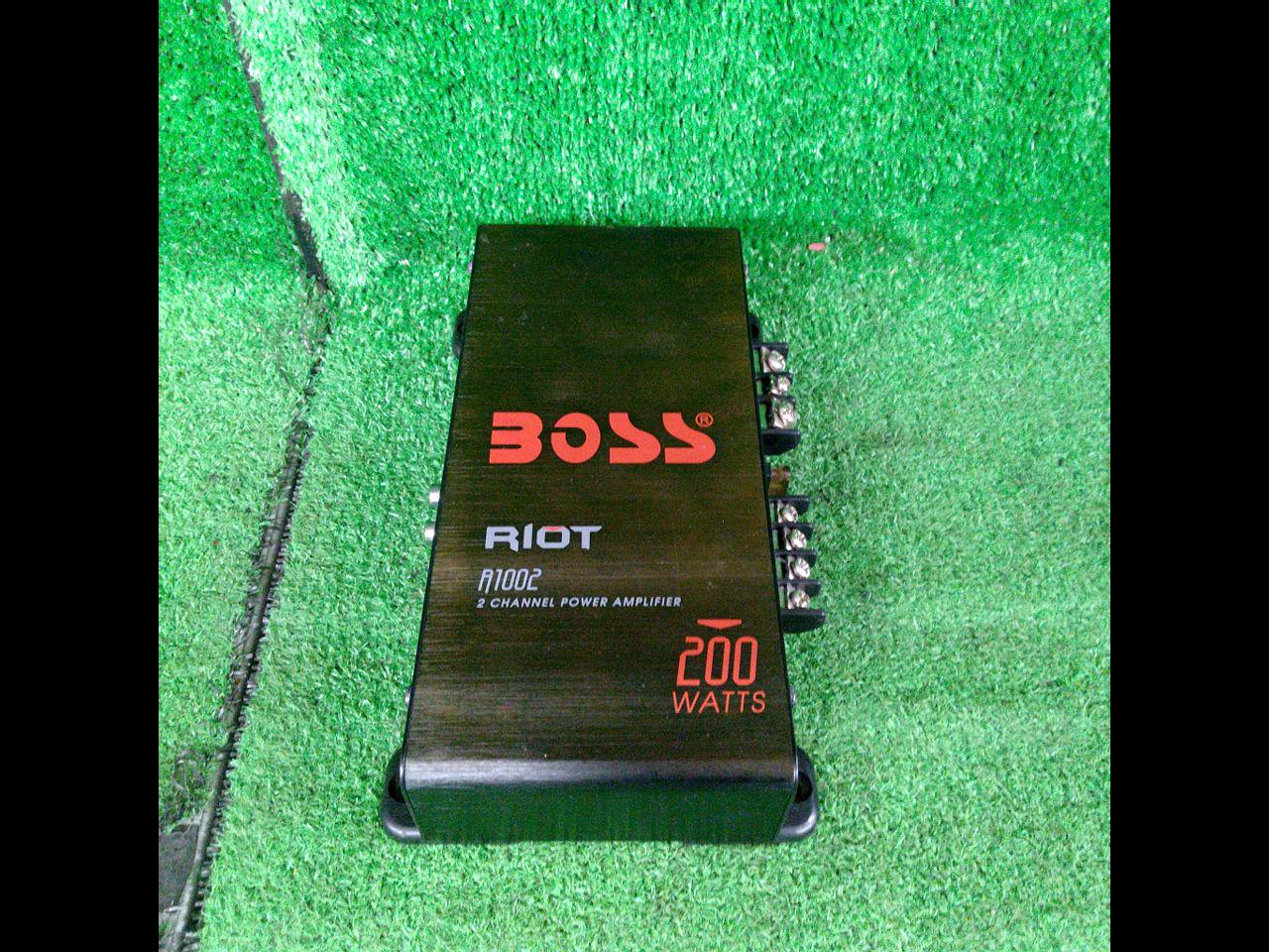 BOSS(ボス) R1002 200W 2chアンプ | カー用品 アンプを通販で購入する | 中古カー＆バイク用品の販売ならアップガレージ