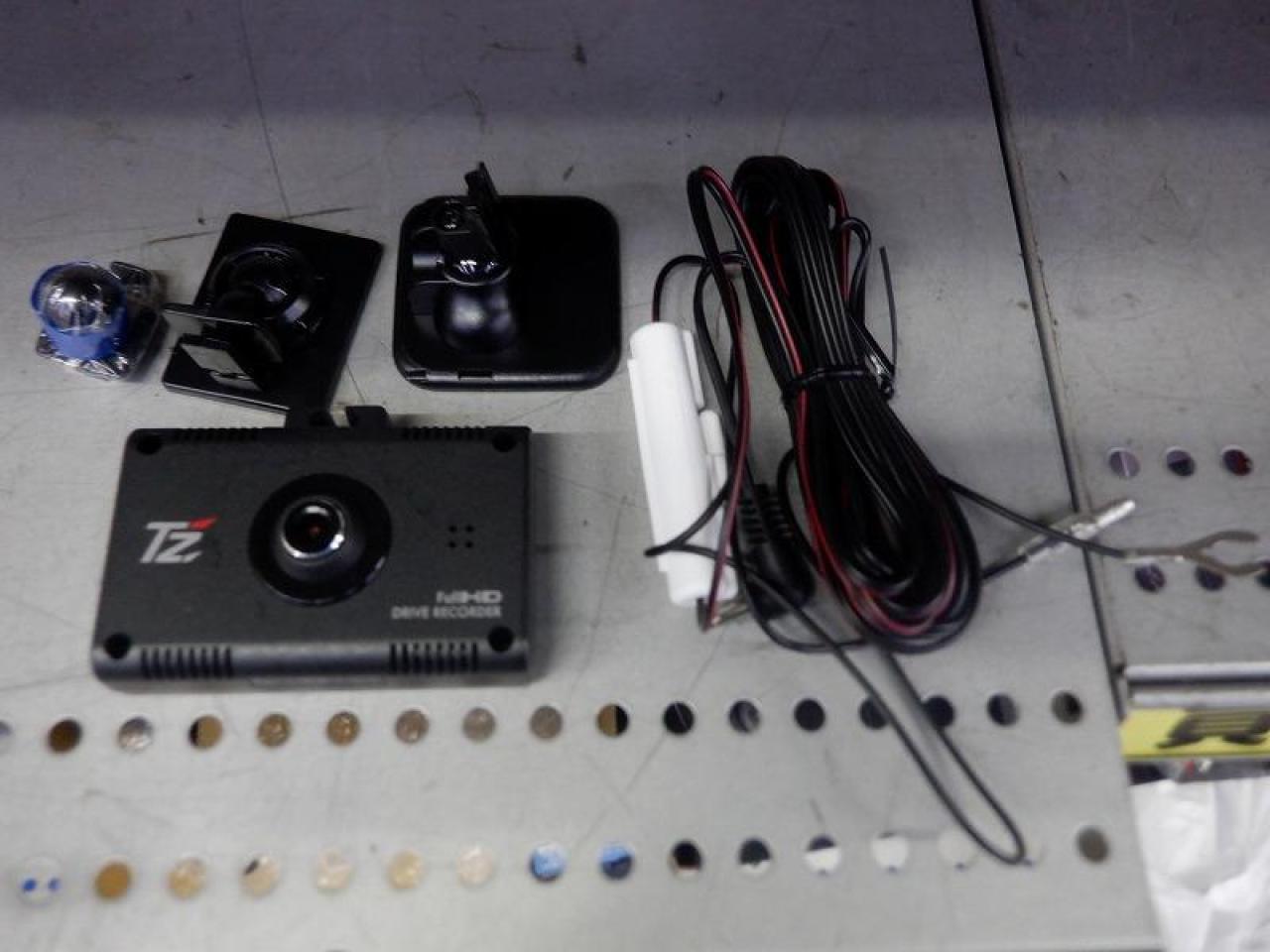 Tz TZ-D004 ドライブレコーダー | カー用品 カーAVアクセサリー ドライブレコーダーを通販で購入する | 中古カー＆バイク用品の販売ならアップガレージ