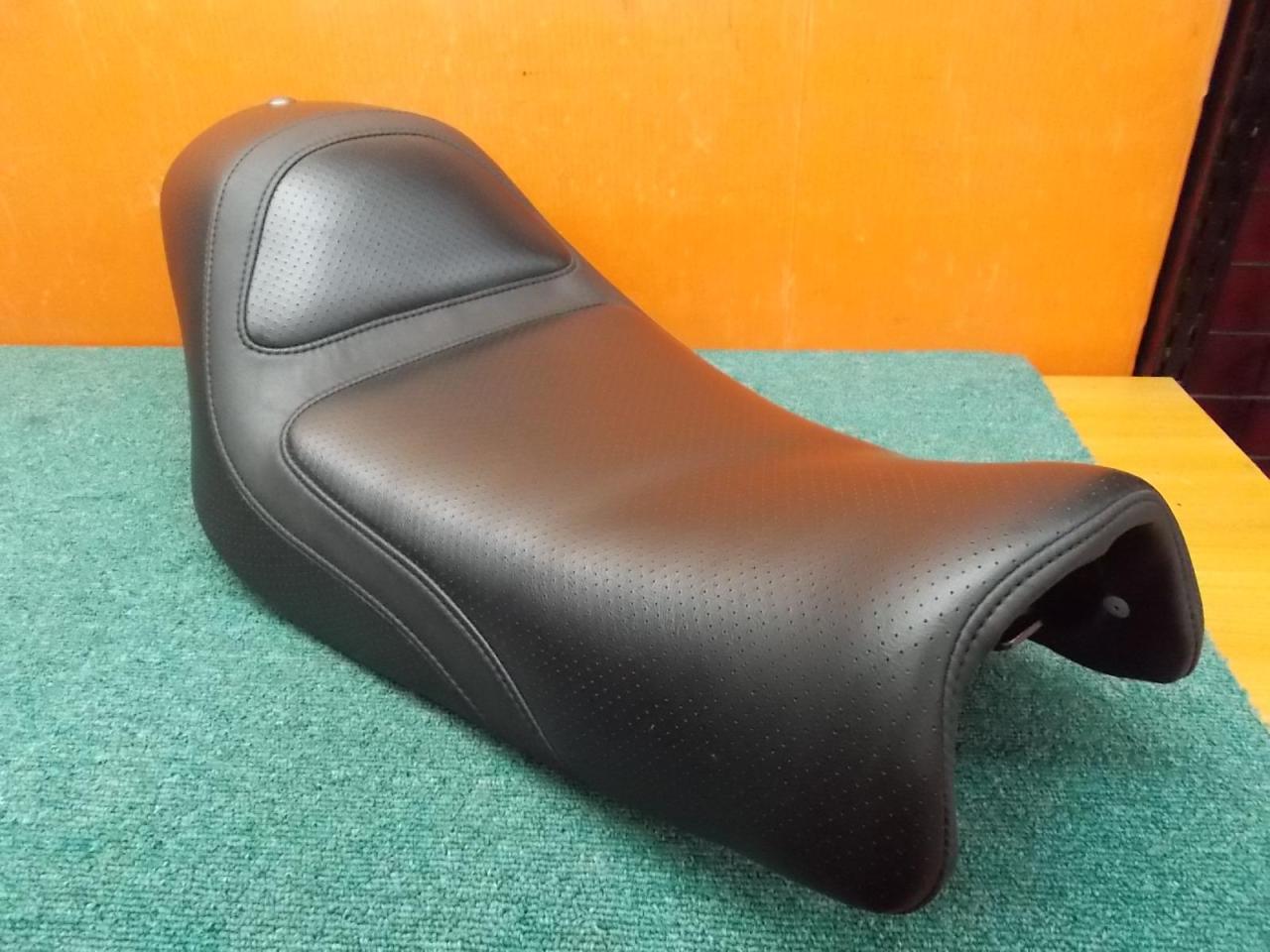 ダイナローライダー(FXDL) ROLAND SANDS (ローランドサンズ) アベンジャーソロシート | バイク用品 外装 シート(二輪)の ...