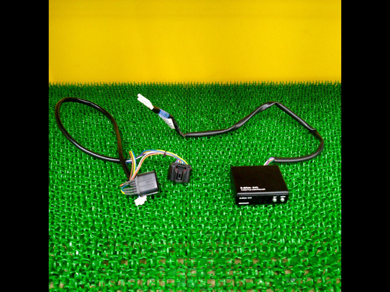 Pivot 3-drive EVO+TH-2C スロットルコントローラー | カー用品 電装系 チューニング電装を通販で購入する | 中古カー ...