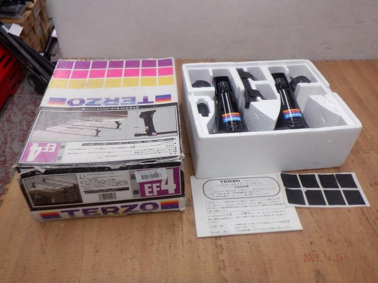 TERZO(テルッツォ) EF4 レインモールタイプフットセット | カー用品 キャリアを通販で購入する | 中古カー＆バイク用品の販売ならアップガレージ