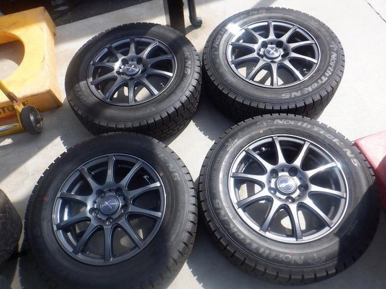 3【 値下げしました】weds(ウェッズ) VELVA CHARGE + AUTOBACS NorthTrek N5 | カー用品 スタッドレスタイヤホイールセット 15インチスタッドレス ...