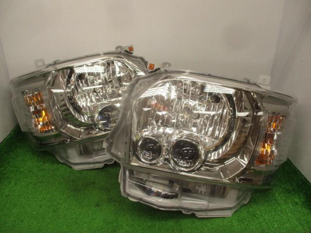 TOYOTA ﾊｲｴｰｽ/200系 ﾀﾞｰｸﾌﾟﾗｲﾑⅡ純正ﾍｯﾄﾞﾗｲﾄ | カー用品 ボディパーツ ヘッドライトを通販で購入する | 中古 ...