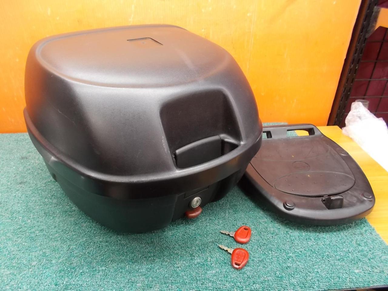 GIVI(ジビ) マイクロ E26N モノロックリアボックス 汎用 | 中古品 | アップガレージ ライダースナップス前橋インター店 | バイク用品 ツーリング用品 BOX(二輪)を通販で購入 ...