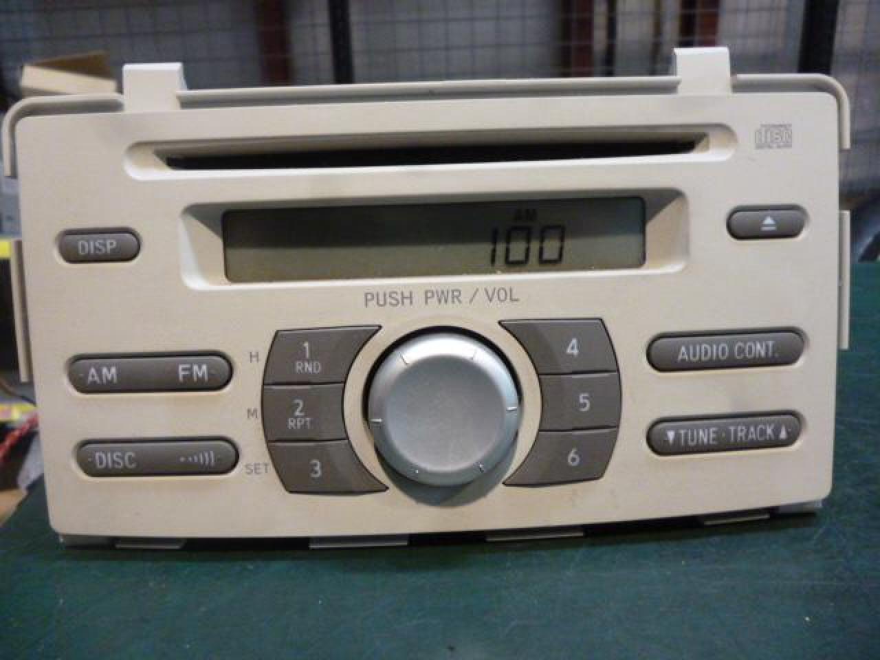 ダイハツ純正 L675S ミラココア純正 異形オーディオ(86180-B2480) | カー用品 ヘッドユニット CDチューナーを通販で購入する | 中古カー＆バイク用品の販売ならアップガレージ