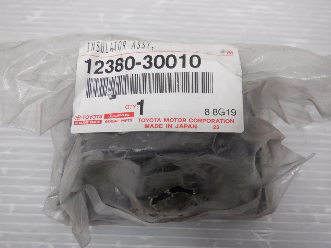 TOYOTA ミッションマウントインシュレータ- 12380-30010 ハイエース/レジアスエース | カー用品 駆動系 その他駆動系を通販 ...