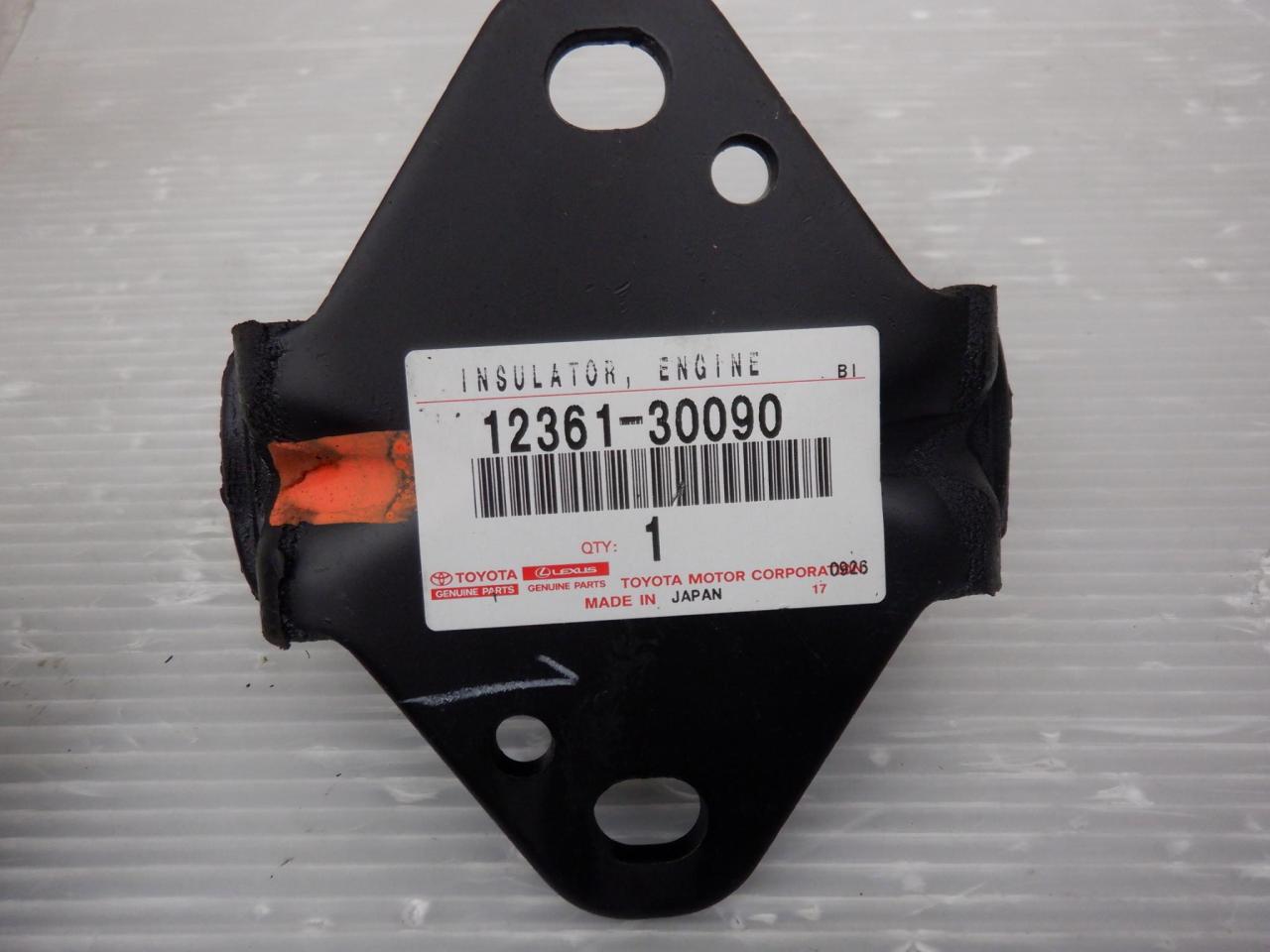 TOYOTA エンジンマウント インシュレーター 12361-30090 ハイエース/レジアスエース | 新古品 | アップガレージ 福岡博多 ...