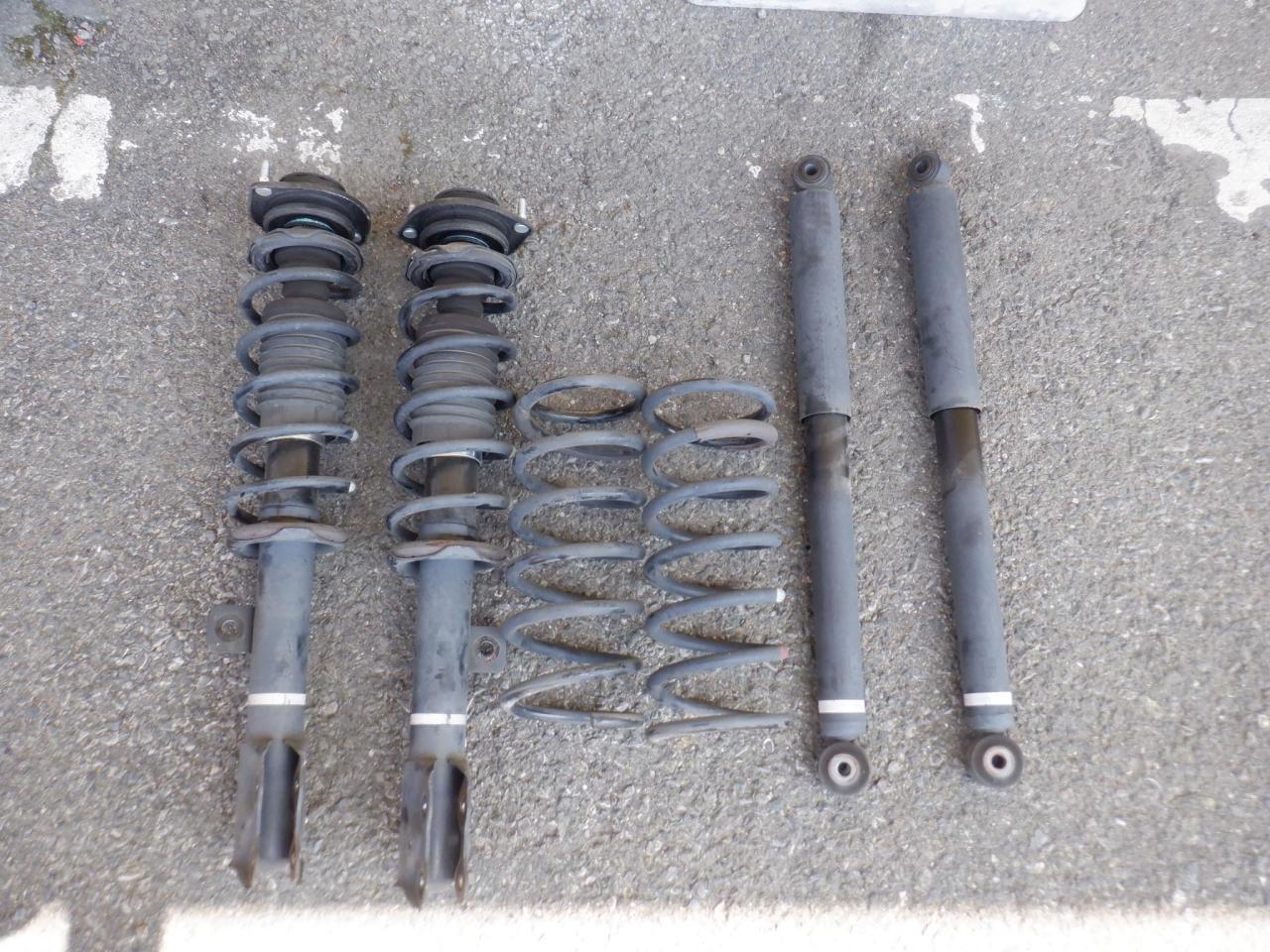 ☆値下げしました!!☆TOYOTA 純正サスキット 48510-B1360/48520-B1200･48531-1330 M900A ルーミー ...