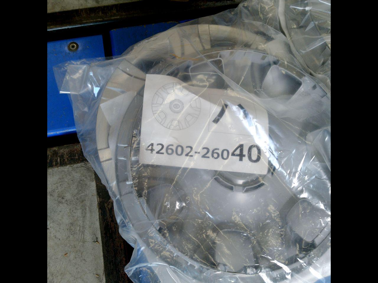 トヨタ純正(TOYOTA) ハイエース 200系 純正 ホイールキャップ 42602-26040 | カー用品 タイヤホイール関連 ホイール ...