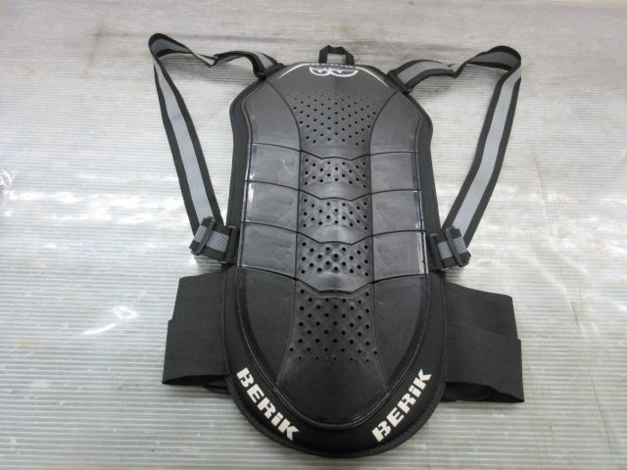 BERIK バックプロテクター | 中古品 | アップガレージ つくば店 | バイク用品 プロテクター プロテクター(二輪)を通販で購入する | 中古カー＆バイク用品の販売ならアップガレージ