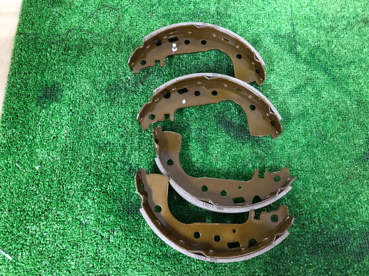 スズキ純正(SUZUKI)[53200-68H00] エブリィ(DA64)など リアブレーキシュー | 新古品 | アップガレージ 四日市店 ...