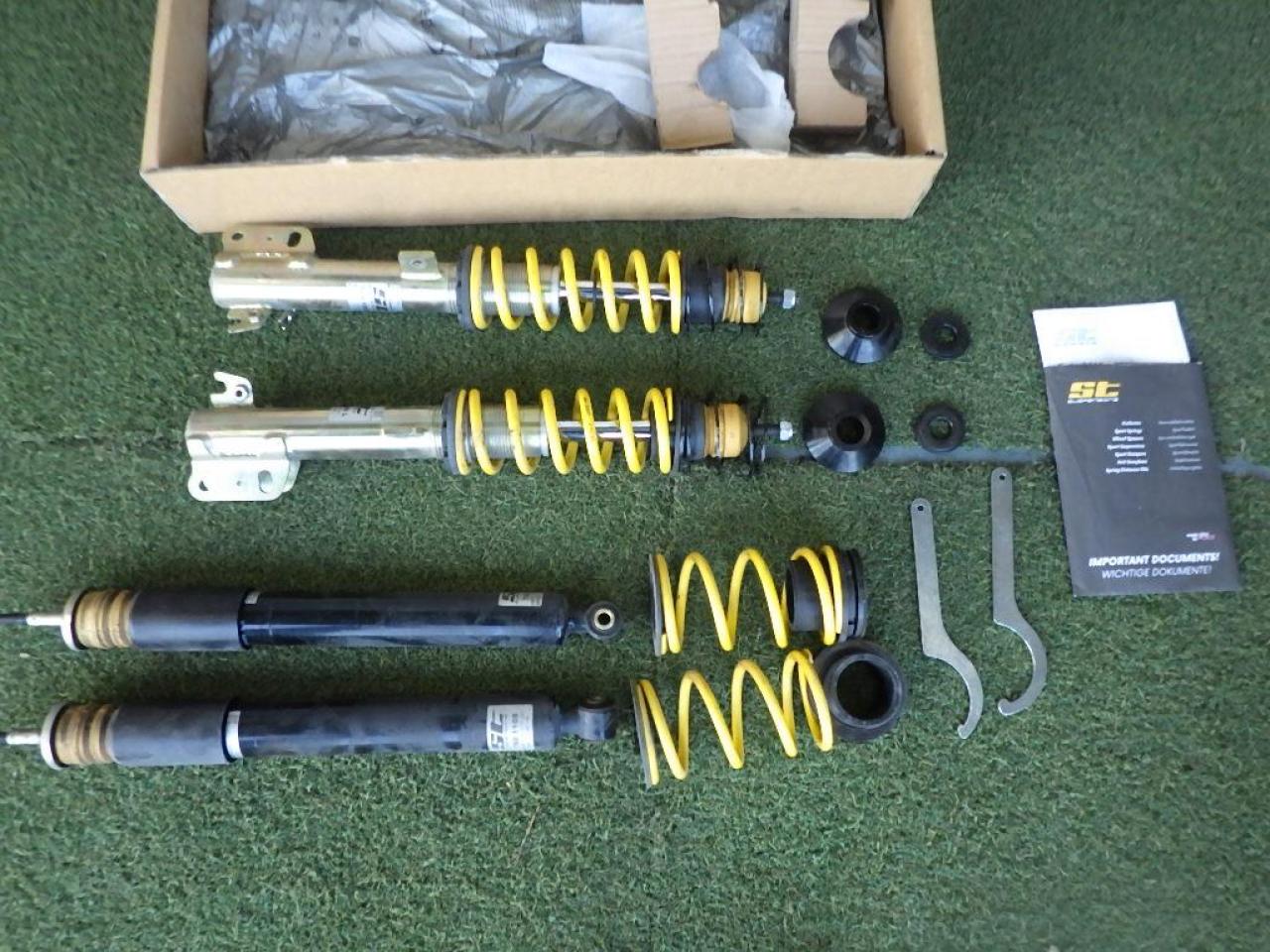 取り置き中 KW(ケーダブリュー)ST タイプX ネジ式車高調【スイフトスポーツ/ZC33S】 | カー用品 足まわり 車高調を通販で購入する | 中古カー＆バイク用品の販売ならアップガレージ