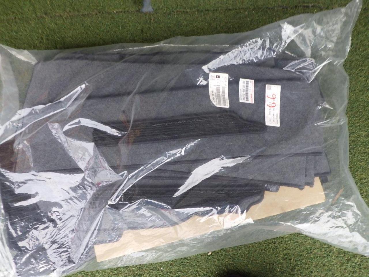 トヨタ純正(TOYOTA)フロアマットセット(ラグジュアリータイプ)【アルファード/GGH30】 | カー用品 インテリア その他インテリアの ...