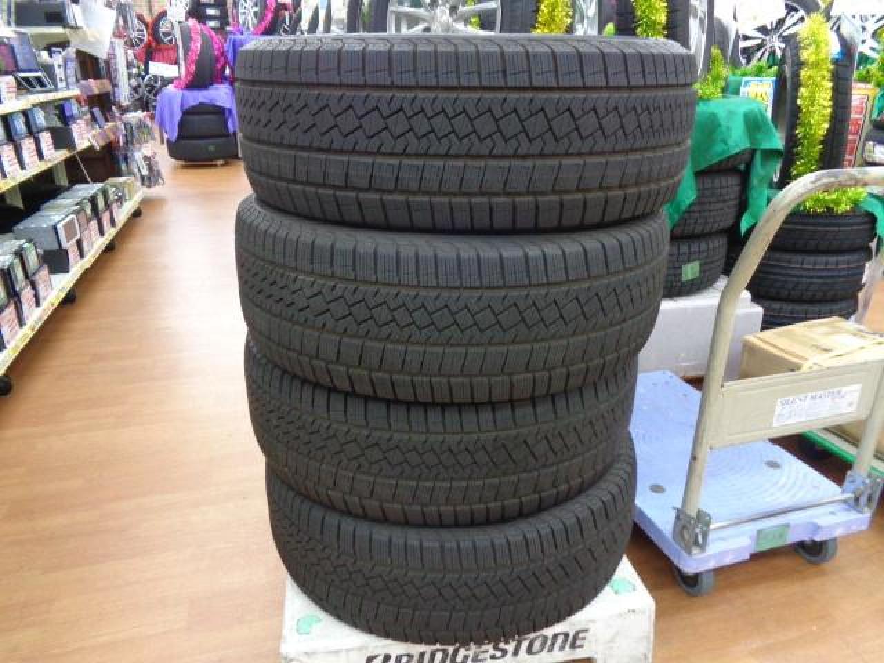 PIRELLI ICE ZERO ASIMMETRICO 235/55R18 2022年製造 | カー用品 スタッドレスタイヤ 18インチスタッドレスタイヤを通販で購入する | 中古カー ...