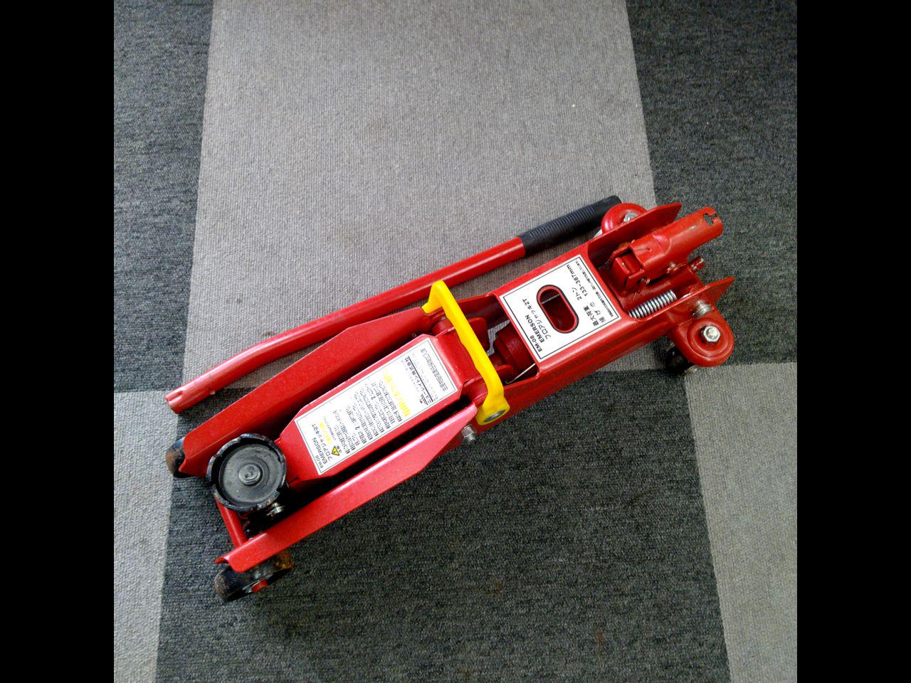 ニューレイトン EMERSON EM-08 フロアジャッキ 油圧式 2t | 中古品 | アップガレージ 圏央厚木インター店 | カー用品 メンテナンス 工具を通販で購入する | 中古カー ...