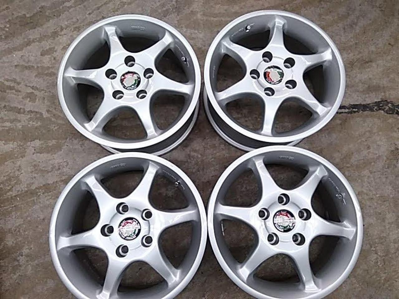 ENKEI(エンケイ) Bortex Varese 6本スポークホイール | カー用品 アルミホイール 15インチホイールを通販で購入する ...