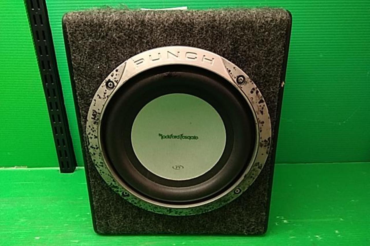 【ワケアリ】Rockford P1548 + BOX | カー用品 スピーカー サブウーハースピーカーBOX付を通販で購入する | 中古カー ...