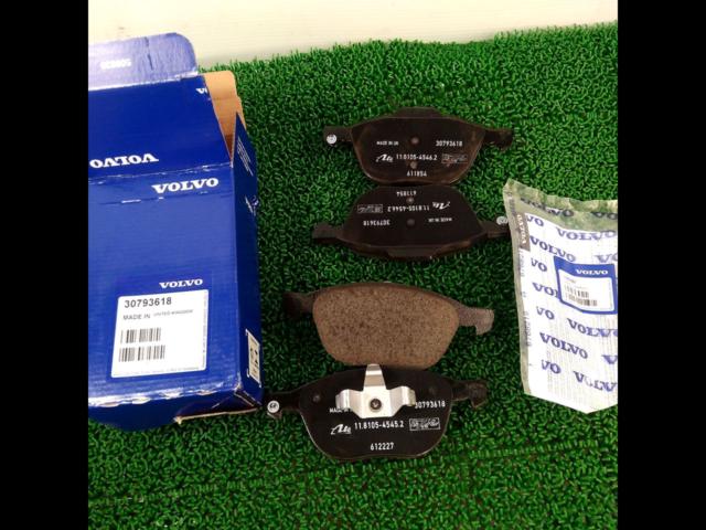 VOLVO (C30 C70 S40 V40 V50) フロント ブレーキパッド 左右セット / 30793618・1321517 | 新古品 ...