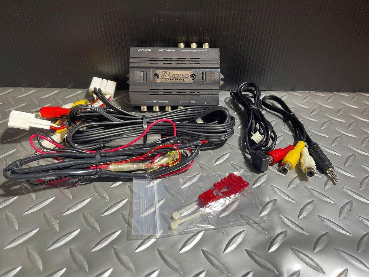 【DataSystem】VIK-U65(ビデオ入力ハーネス)+ AVS430(AVセレクター) | 中古品 | アップガレージ 金沢店 | カー用品 カーAVアクセサリー オーディオカプラー ...