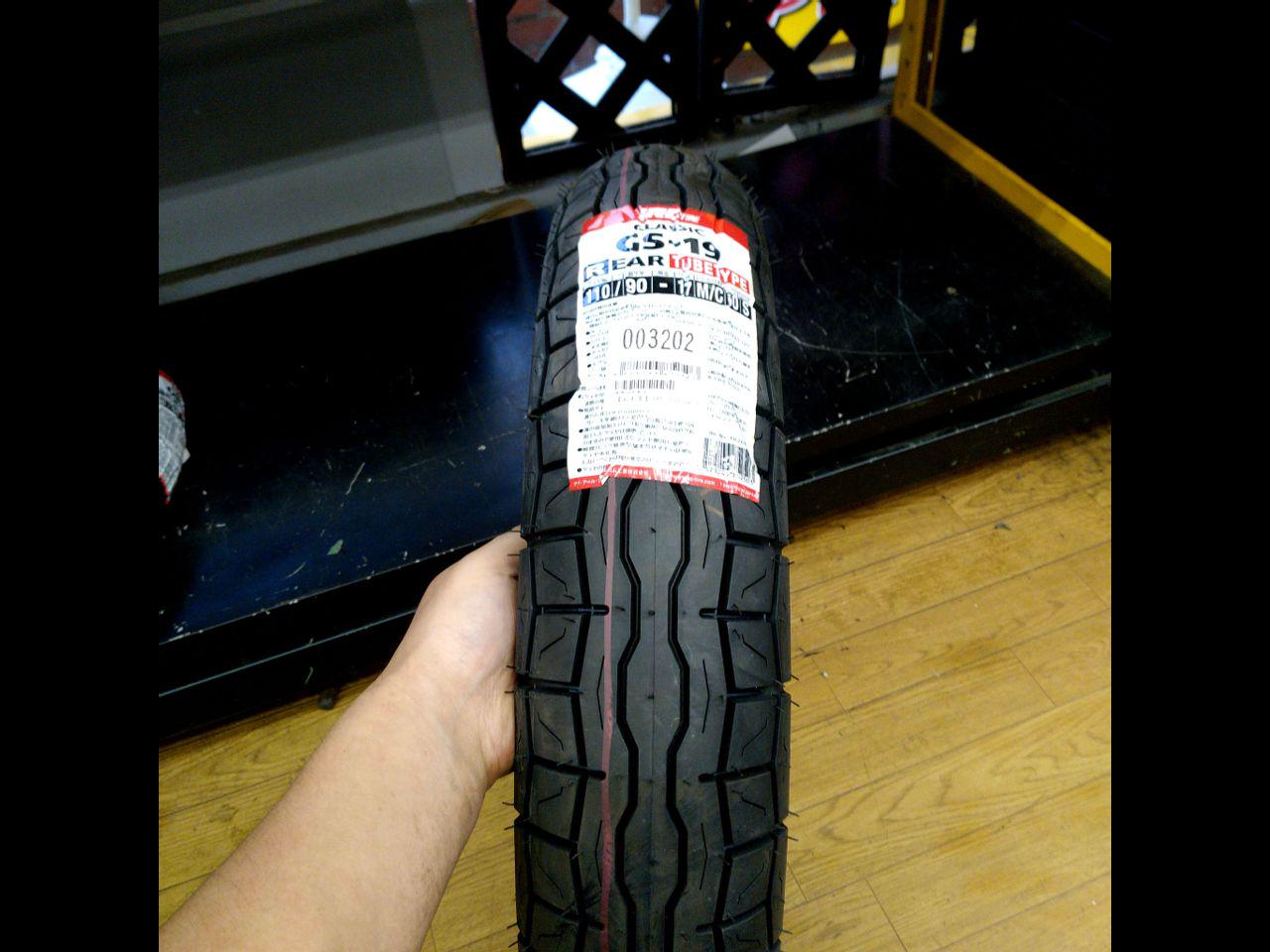 IRC CLASSIC GS-19 110/90 17M/C 60 S | バイク用品 ホイール・タイヤ タイヤ(二輪)を通販で購入する ...