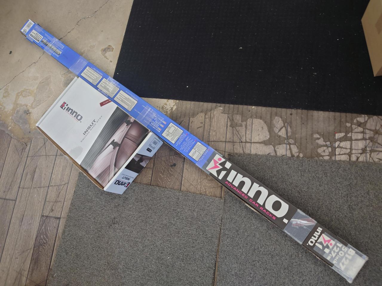 【INNO/RV-INNO】[INB127+INSUT] 127cmスクエアベースバー + ルーフオンフット | 中古品 | アップガレージ 四日市店 | カー用品 キャリアを通販で購入する ...