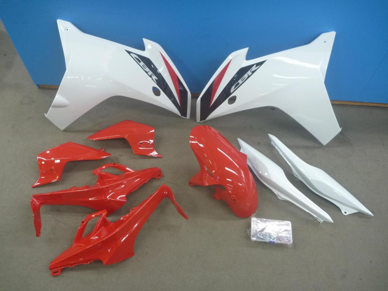 ZXMT 外装セット 17分割 赤×白【CBR600F/PC41】 | バイク用品 外装 その他外装(二輪)を通販で購入する | 中古カー ...