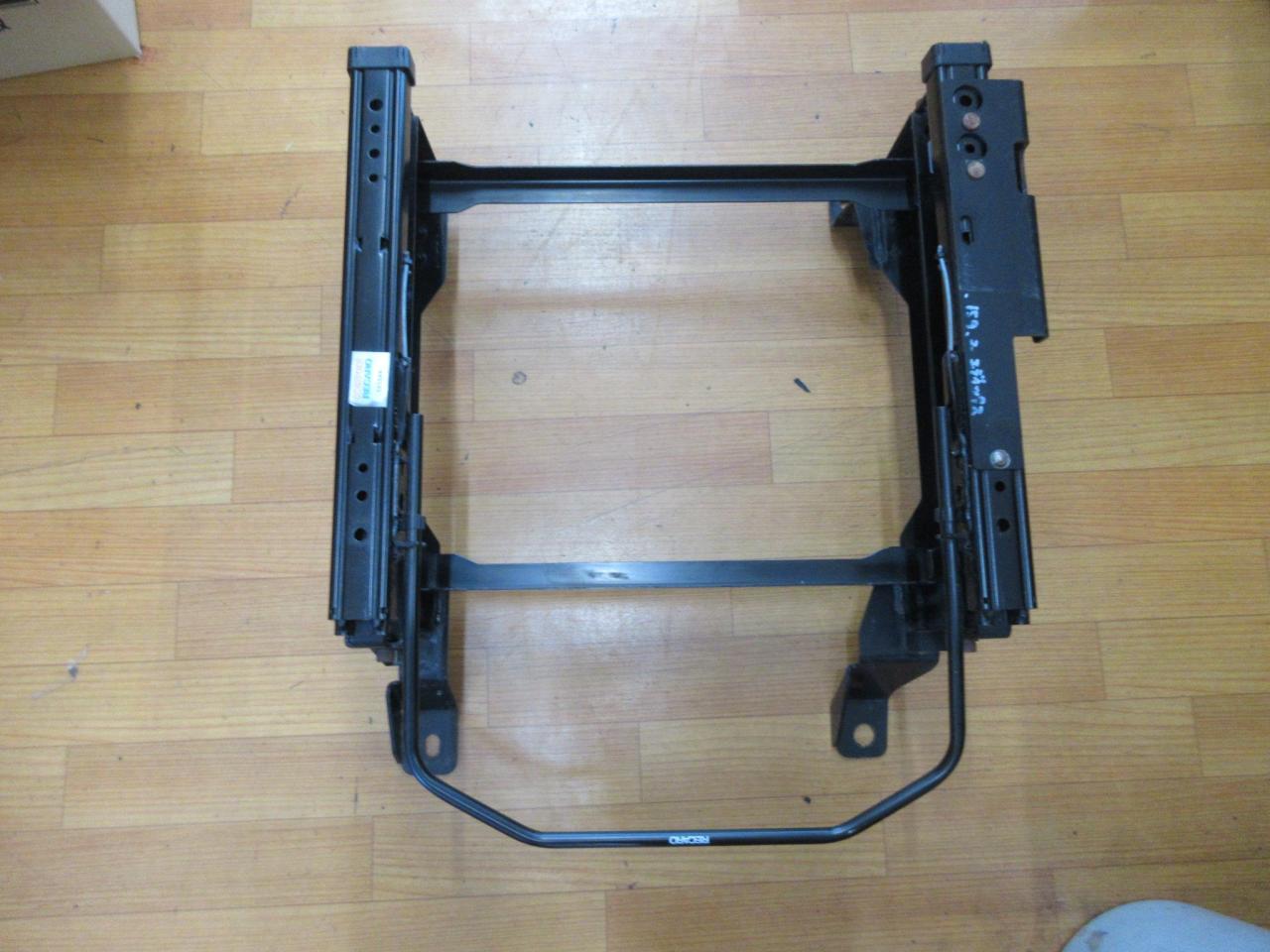 【RECARO】HONDA エディックス シートレール R | 中古品 | アップガレージ 沖縄中部店 | カー用品 シート シートレール ...