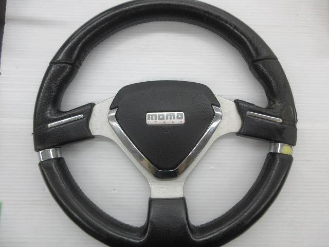 【ワケアリ】 MOMO MILLENIUM EVO ステアリング | カー用品 インテリア ステアリングを通販で購入する | 中古カー＆バイク用品の販売ならアップガレージ