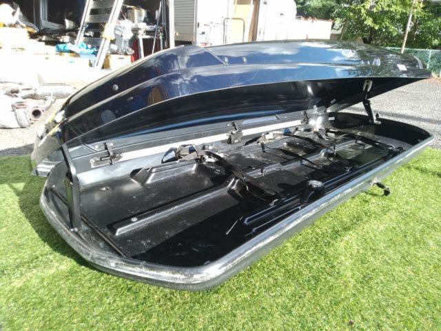 THULE(スーリー) FLOW TH606 ルーフBOX | カー用品 キャリア ルーフBOXを通販で購入する | 中古カー＆バイク用品の販売ならアップガレージ