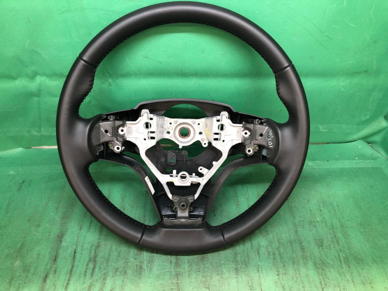 【トヨタ純正】 [GS120-05940] 60系ハリアー純正レザーステアリング | 中古品 | アップガレージ 滋賀彦根店 | カー用品 インテリア ステアリングを通販で購入する | 中古 ...