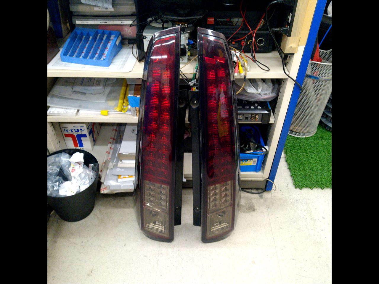 JUNYAN LEDスモークテールレンズ 【セレナ/C26】 | 中古品 | アップガレージ 埼玉西浦和店 | カー用品 ボディパーツ テールレンズを通販で購入する | 中古カー＆バイク用品の ...