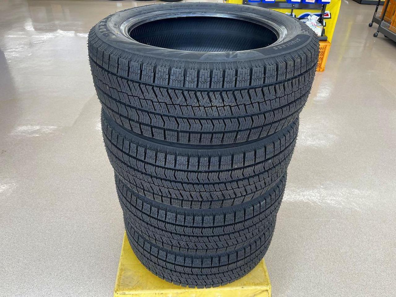 【BRIDGESTONE】BLIZZAK VRX2 205/55R17 2022年製 4本 | カー用品 スタッドレスタイヤ 17インチスタッドレスタイヤを通販で購入する | 中古カー＆バイク ...