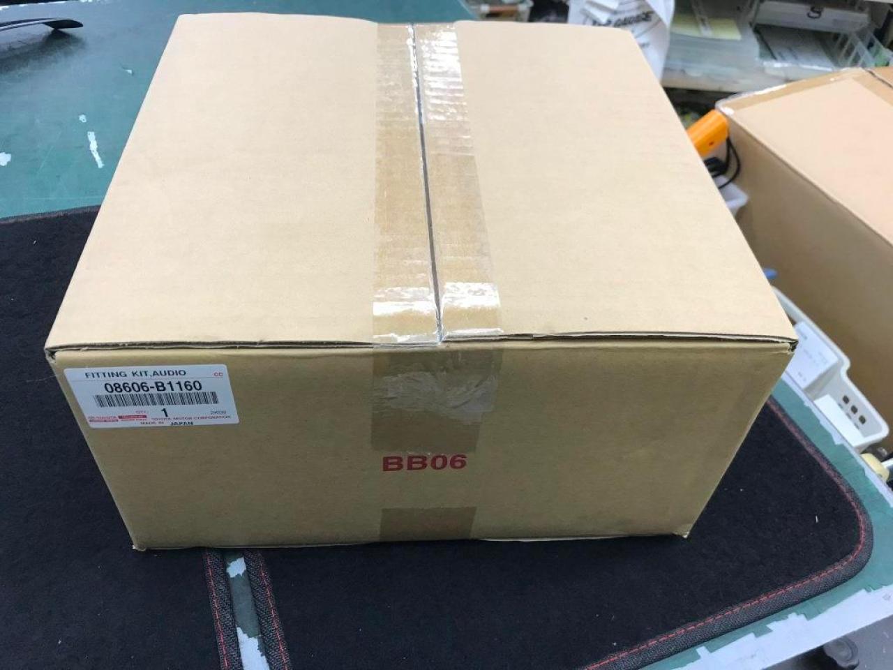 TOYOTA オーディオ取り付けキット 08606-B1160 | カー用品 カーAVアクセサリー その他カーAVアクセサリーを通販で購入する | 中古カー＆バイク用品の販売ならアップガレージ