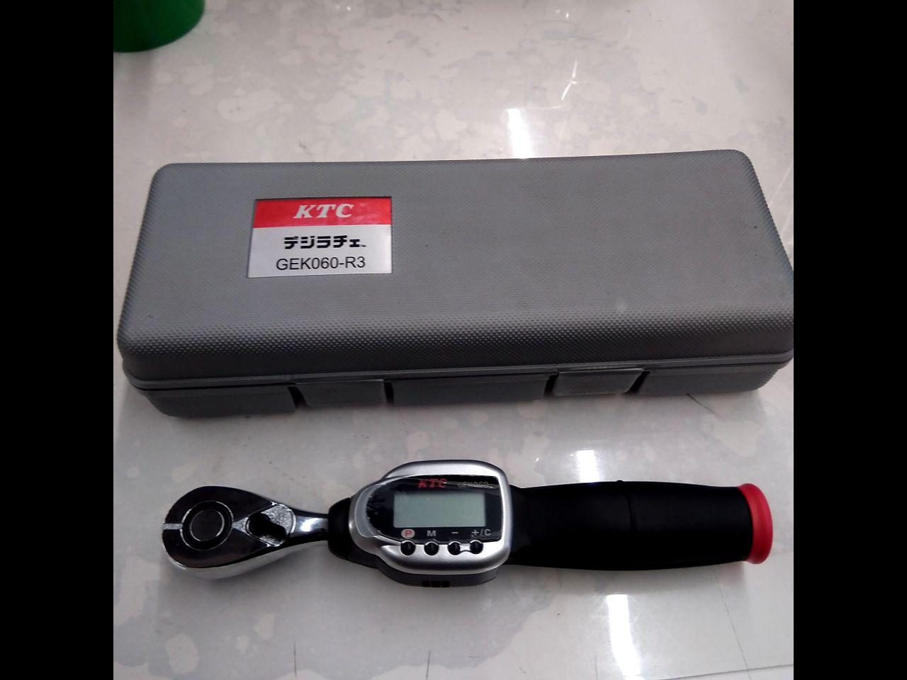 【KTC】デジラチェ GEK060-R3(W09068) | 中古品 | アップガレージ 新潟新発田店 | カー用品 メンテナンス 工具を通販で購入する | 中古カー＆バイク用品の販売なら ...