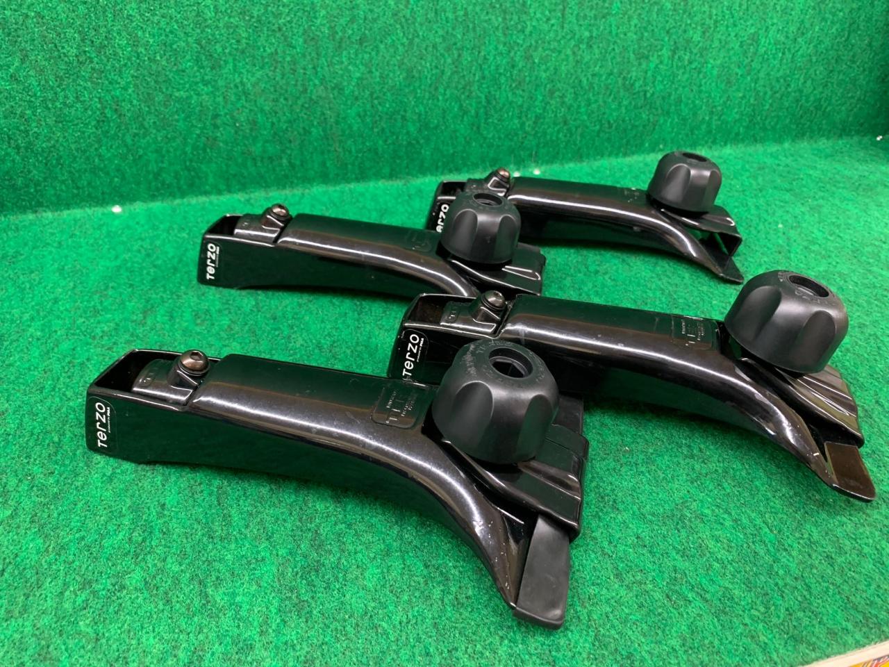 TERZO EF4 キャリアベースフット(レインモールタイプ) | カー用品 キャリア その他キャリアを通販で購入する | 中古カー＆バイク用品の販売ならアップガレージ