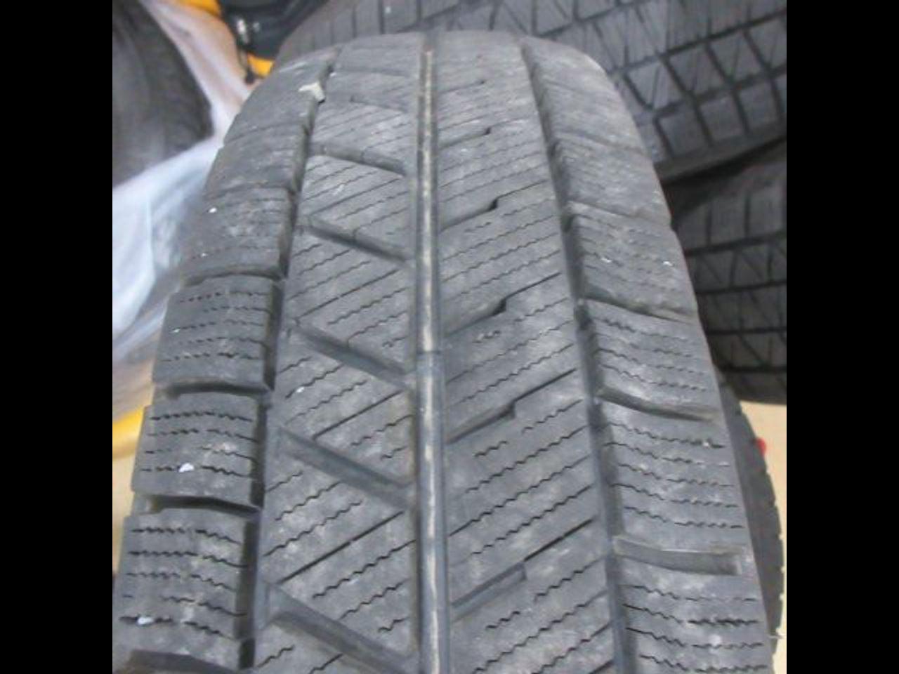 【H倉庫】BRIDGESTONE BLIZZAK VRX3 | カー用品 スタッドレスタイヤ 13インチスタッドレスタイヤの通販 | アップガレージ 中古カー＆バイク用品の買取・販売専門店