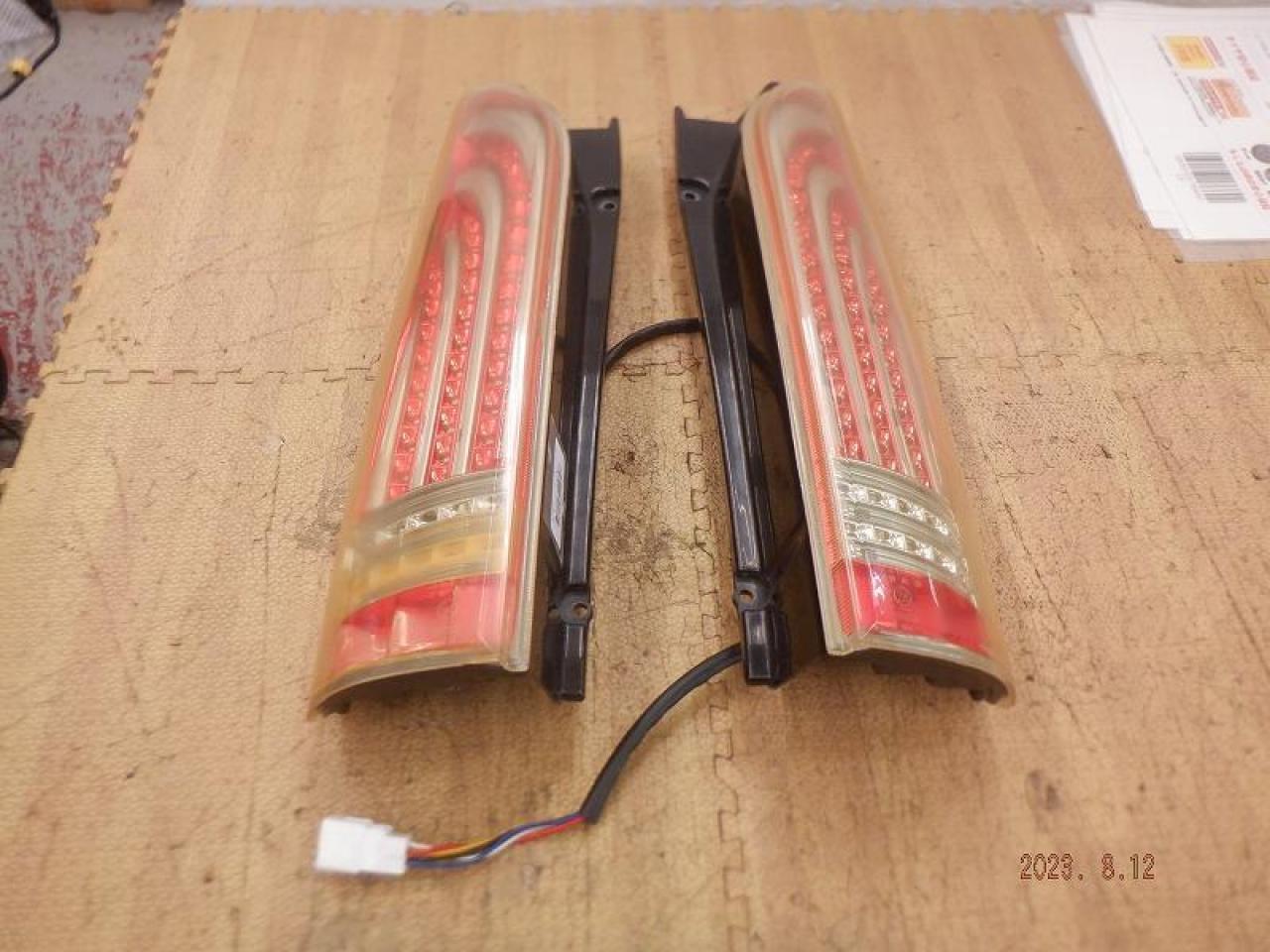 HELIOS LEDテール | カー用品 ボディパーツ テールレンズを通販で購入する | 中古カー＆バイク用品の販売ならアップガレージ