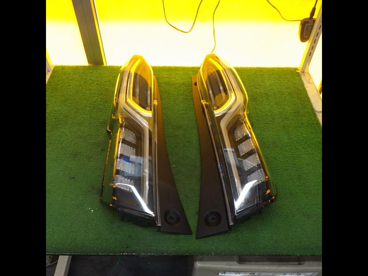 ホンダ純正(HONDA)N-BOXカスタム/JF3.JF4 LEDテールレンズ | 中古品 | アップガレージ 静岡店 | カー用品 ボディ ...
