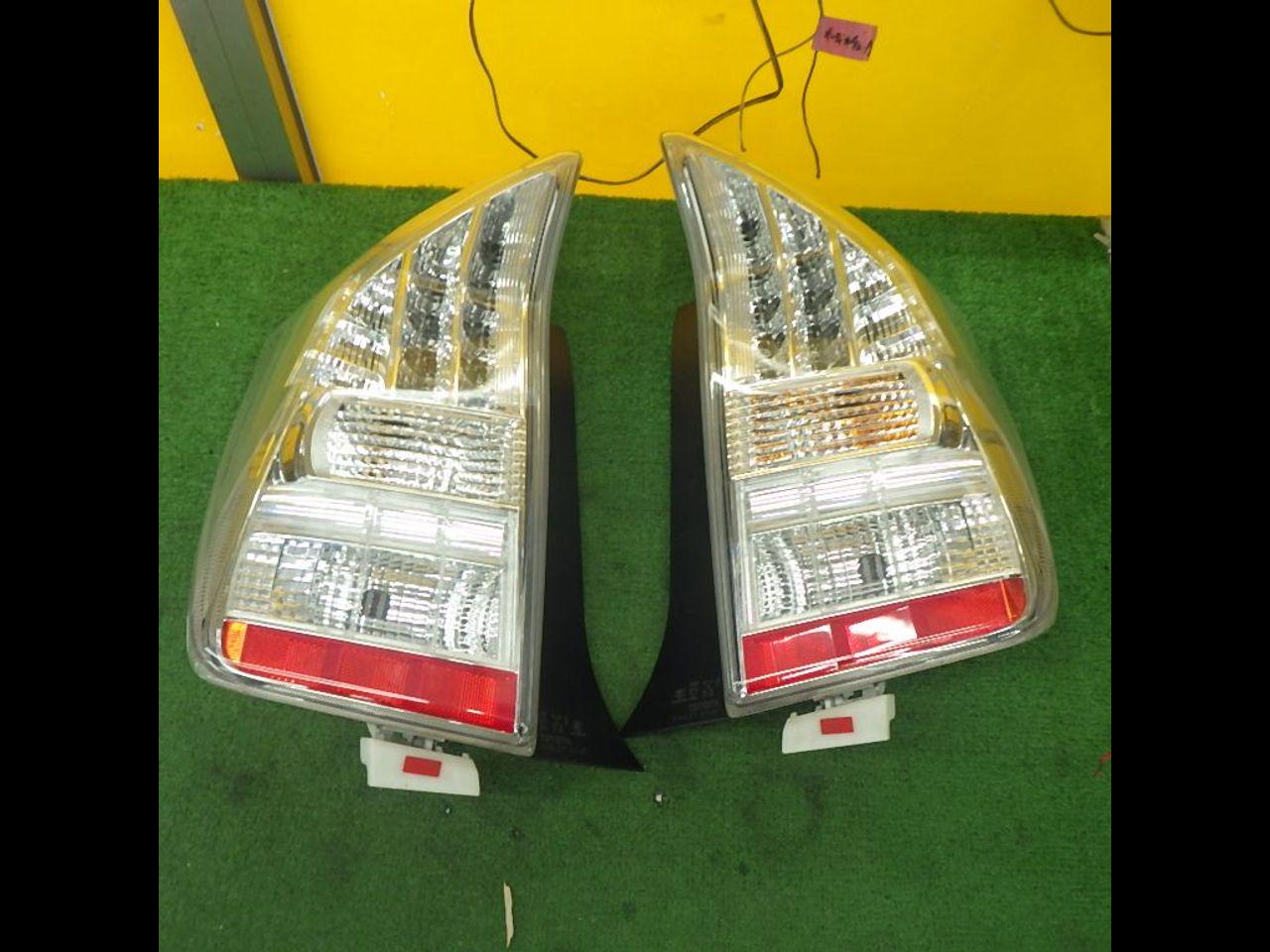 トヨタ純正(TOYOTA)プリウス/ZVW30(前期)テールレンズ | 中古品 | アップガレージ 静岡店 | カー用品 ボディパーツ テール ...