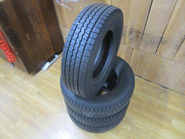 DUNLOP WINTERMAXX SV01 | カー用品 スタッドレスタイヤ 13インチスタッドレスタイヤを通販で購入する | 中古カー ...
