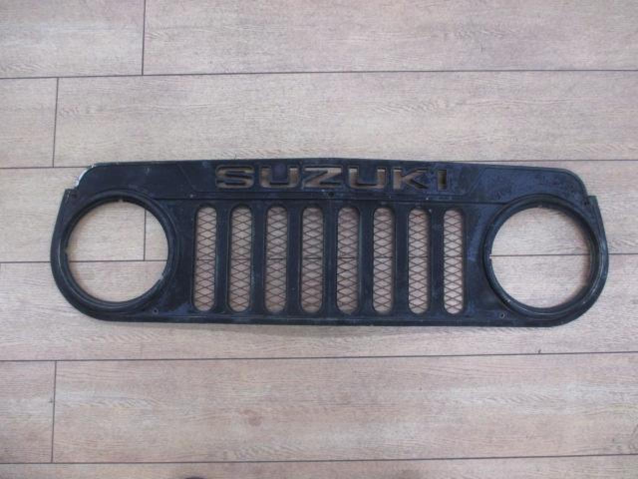 SUZUKI ジムニー/SJ10後期純正フロントグリル | カー用品 ボディパーツ グリルを通販で購入する | 中古カー＆バイク用品の販売ならアップガレージ