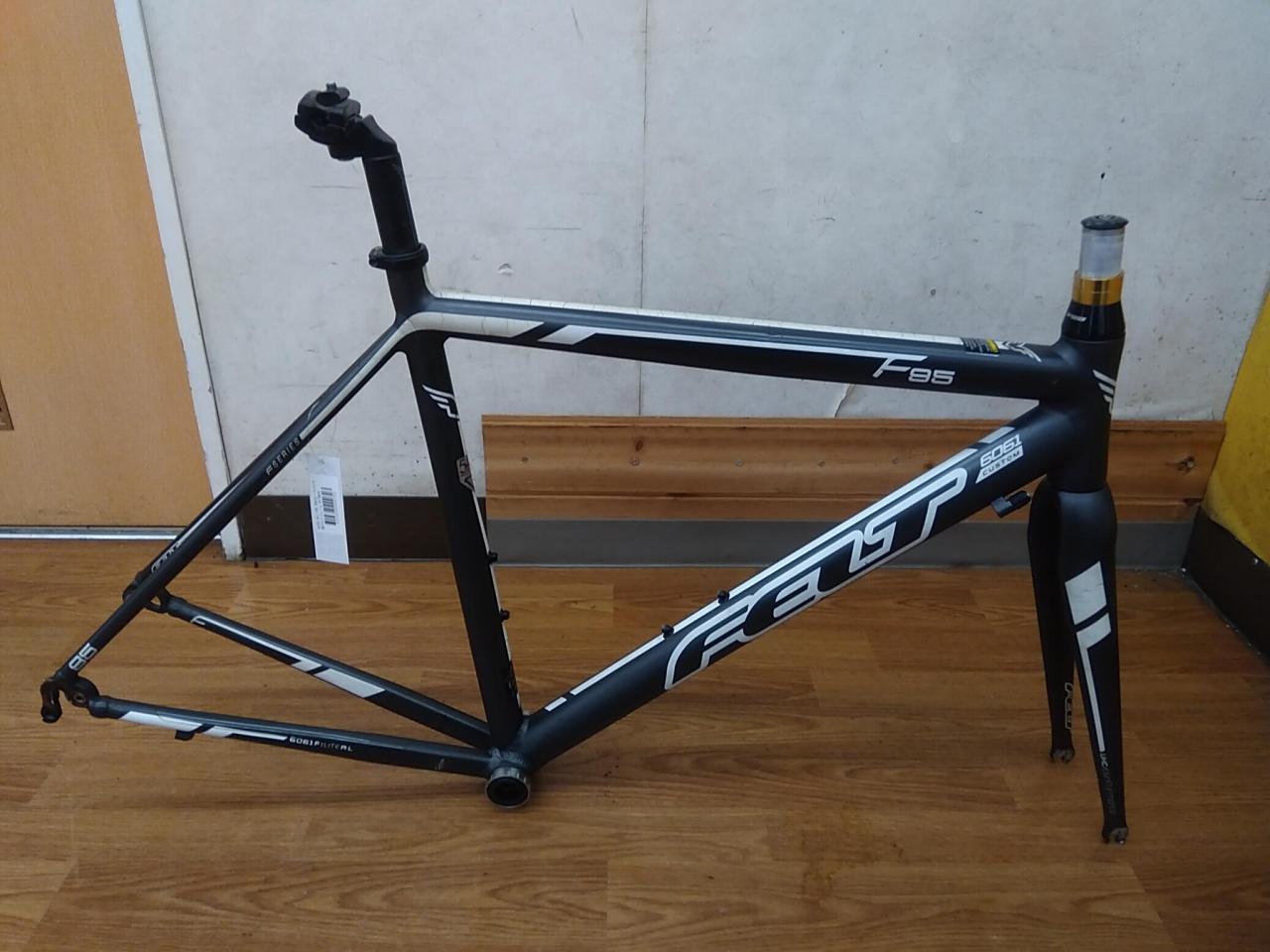 FELT F95 700Cロードバイク用アルミフレーム 2013年モデル | 自転車 フレーム ロードバイク用フレームを通販で購入する | 中古カー＆バイク用品の販売ならアップガレージ