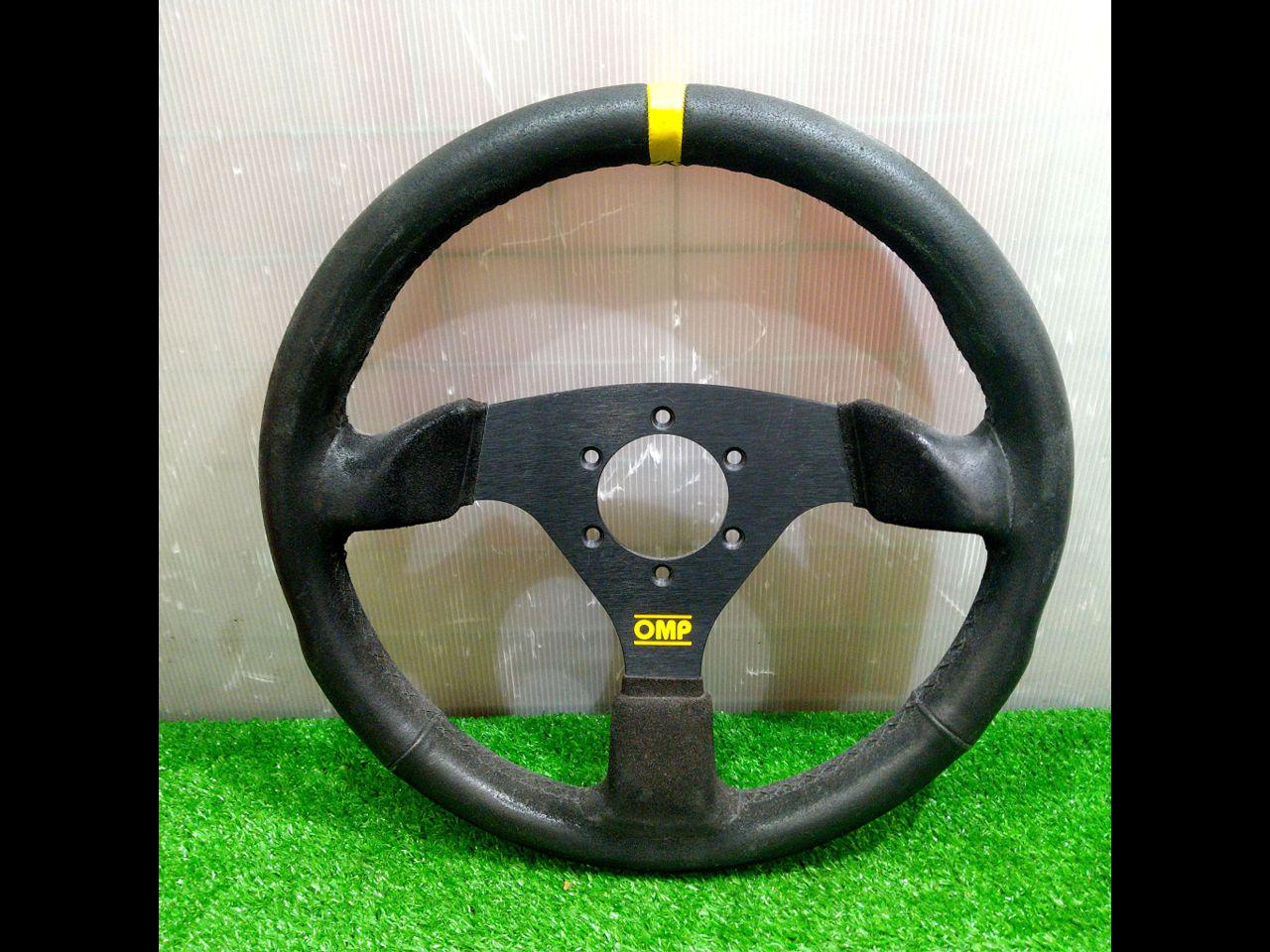 OMP TARGA ステアリング | カー用品 インテリア ステアリングを通販で購入する | 中古カー＆バイク用品の販売ならアップガレージ