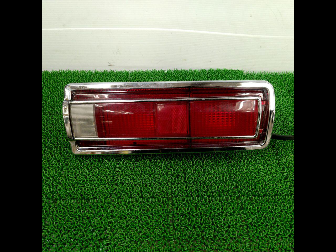 【510ブルーバード/前期】 NISSAN純正テールレンズ右側のみ ☆価格見直しました☆ | カー用品 ボディパーツ テールレンズを通販で購入 ...