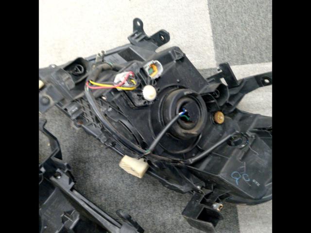 ★さらに値下げしました!!★ 【セレナ/C26前期】NISSAN純正ハロゲンヘッドライト | カー用品 ボディパーツ ヘッドライトを通販で購入 ...