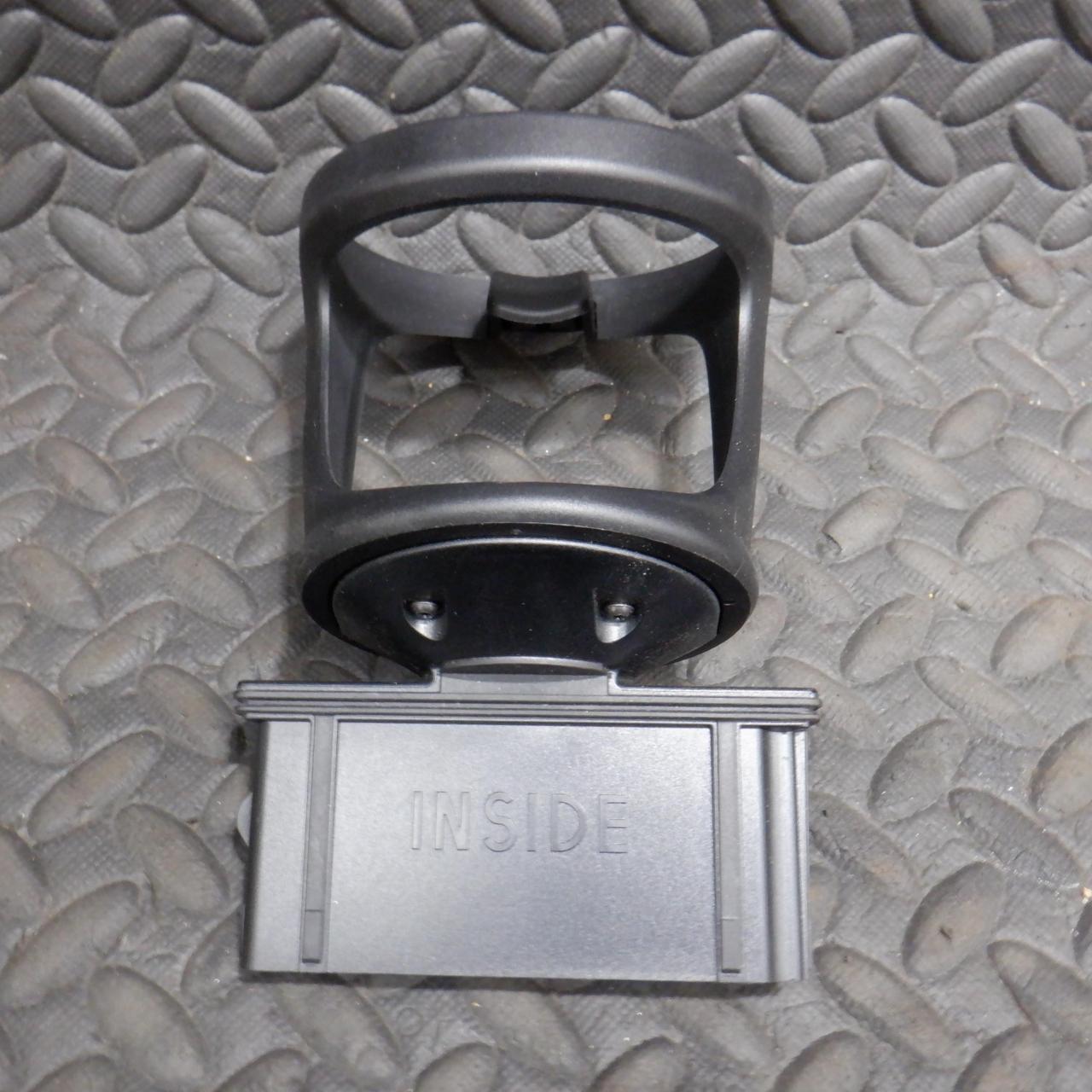 ☆MercedesBenz 純正ドリンクホルダー A 447 810 1400 / 004 | カー用品 その他(カー用品) その他カー用品を ...