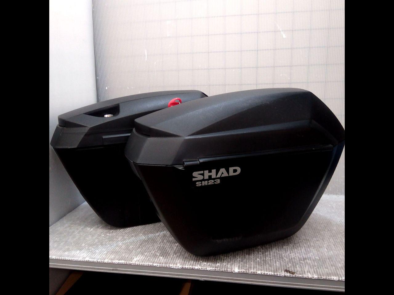 SHAD SH23 サイドケース 左右セット | バイク用品 ツーリング用品 BOX(二輪)を通販で購入する | 中古カー＆バイク用品の販売 ...