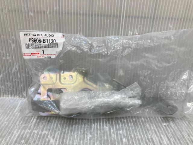 TOYOTA ライズ純正オーディオステー 08606-B1130 | 新古品 | アップガレージ 浜松インター店 | カー用品 カーAVアクセサリー オーディオカプラー・ケーブル類を通販で購入 ...