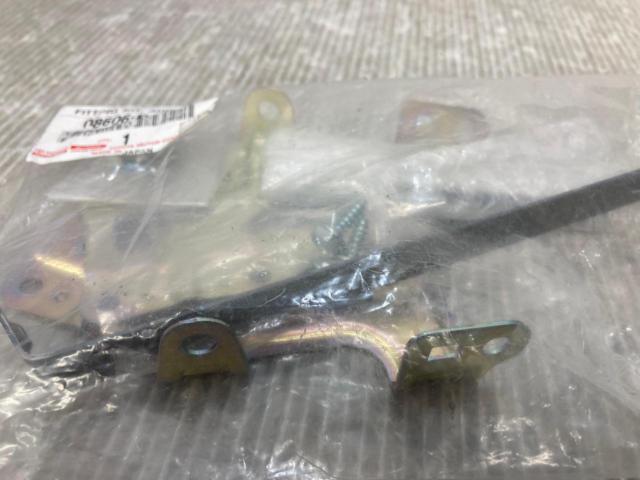 TOYOTA ライズ純正オーディオステー 08606-B1130 | 新古品 | アップガレージ 浜松インター店 | カー用品 カーAVアクセサリー オーディオカプラー・ケーブル類を通販で購入 ...